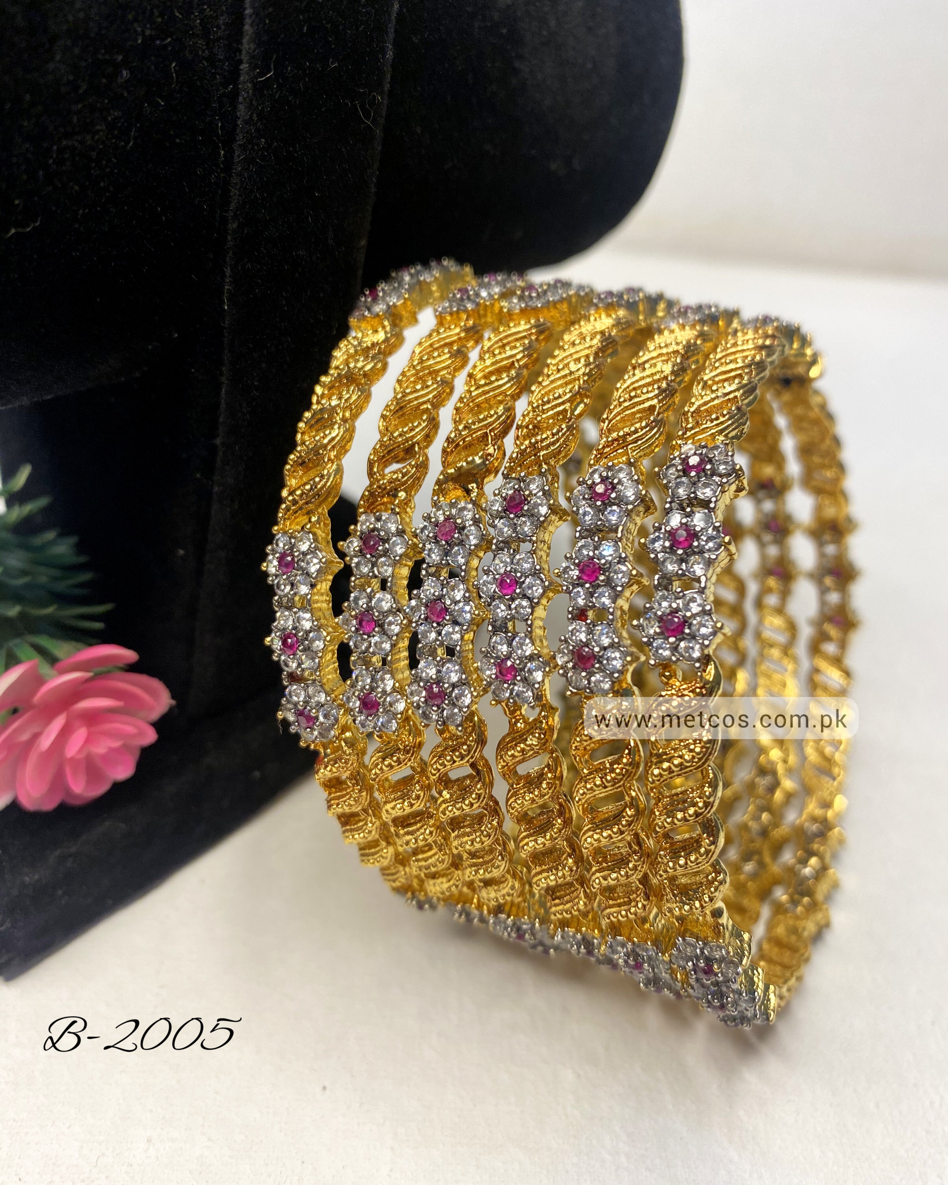 Spiral Diamond Cut Bangle – Metcos Designer Jewelry